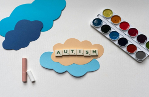 Autizmi: Kuptimi, Simptomat Dhe Si Ta Njohim Atë - Klinika EGO